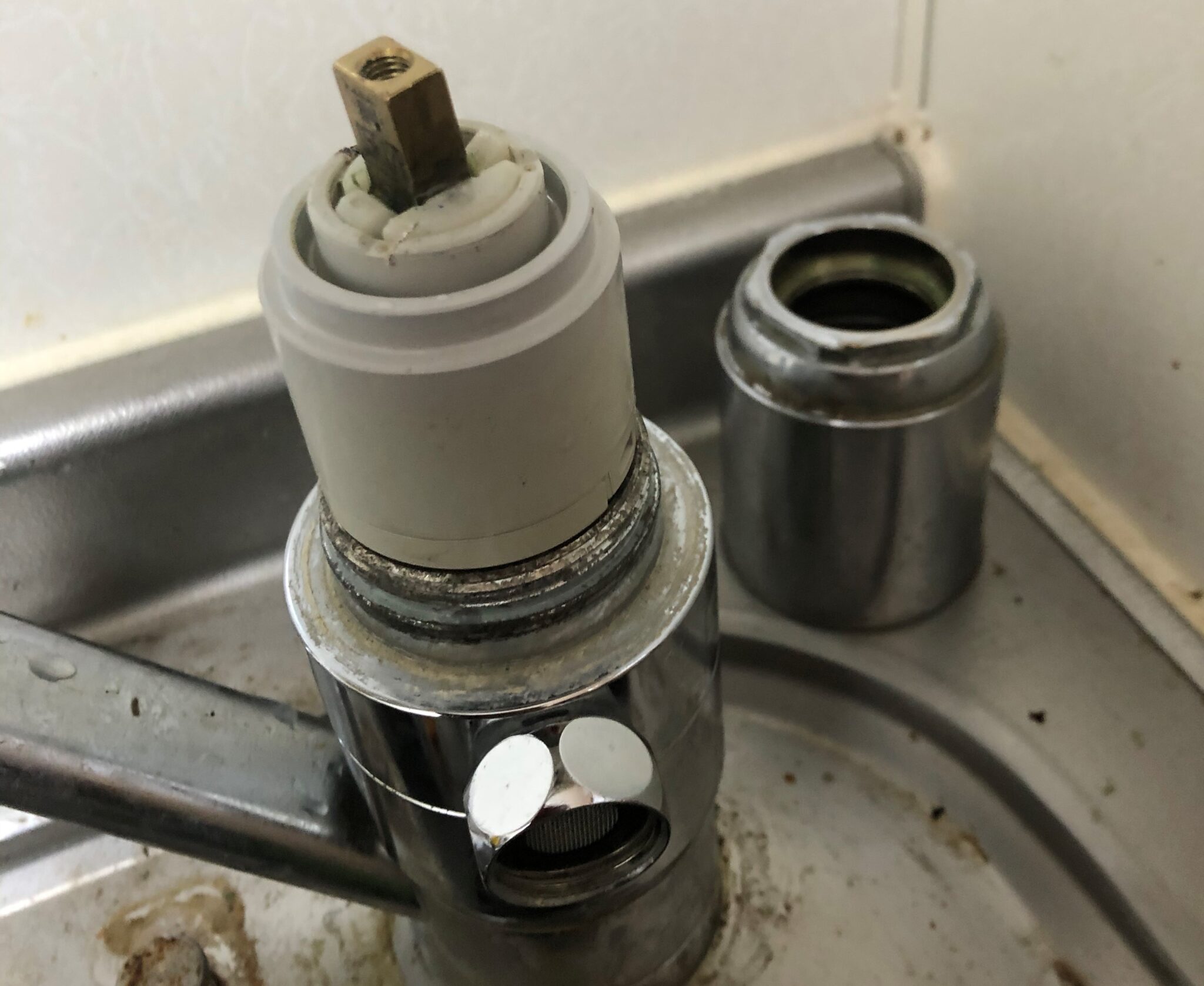 KVK社の水道に分岐水栓CB-SKE6を取り付けて食洗器を設置！必要な工具＆手順を写真付きで解説！ – お金の職員室